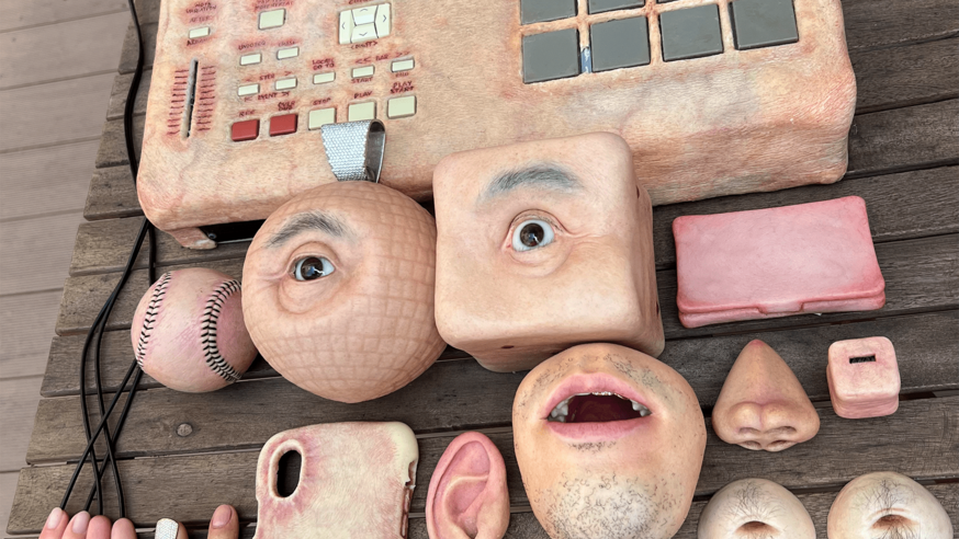 dooooが『人肉アイテム展』を江ノ島オッパーラで開催 - FNMNL (フェノメナル)